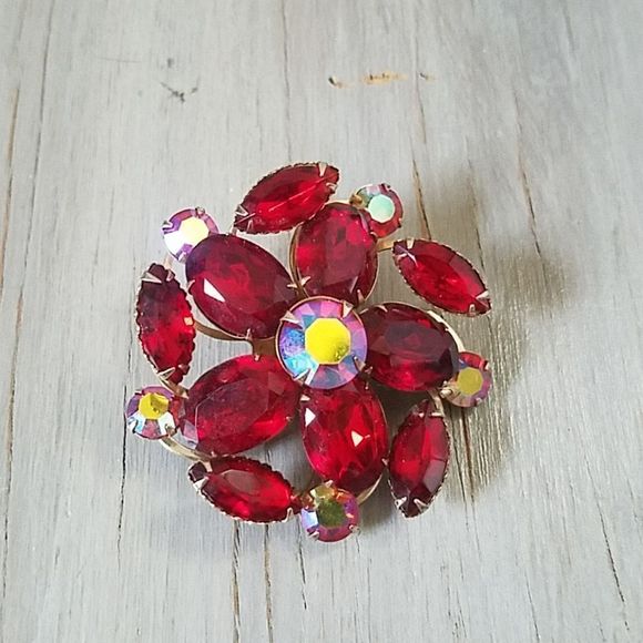 Jewelry | Vintageredrhinestonebrooch | Poshmark